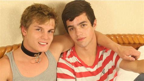 مثليين المانيا Facebook