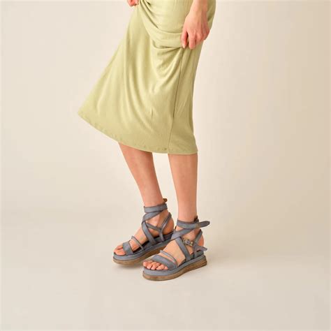As98 Canada Officiel Chaussures Bottes Et Sacs Italiens Pour Femmes