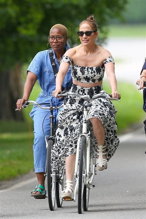 Jennifer Lopez All Smiles On A Bike Ride With Friends In The Hamptons