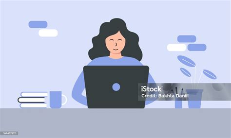 재택 근무하는 여성 방 책상에 앉아 컴퓨터 화면을 보고 있는 캐릭터 Brand Name Online Messaging Platform에 대한 스톡 벡터 아트 및 기타 이미지