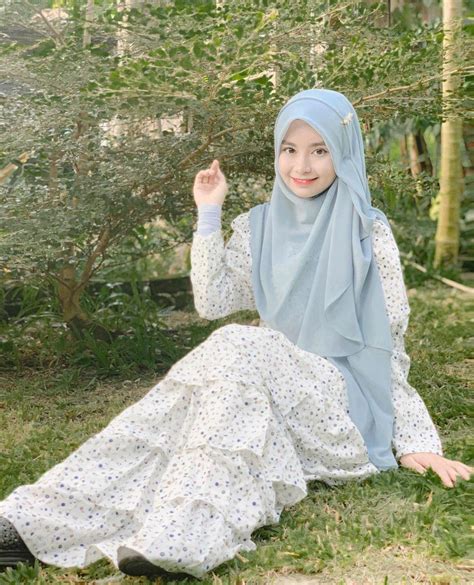 Kumpulan Wanita Cantik Berhijab Kekinian Terbagus Lengkap Blog