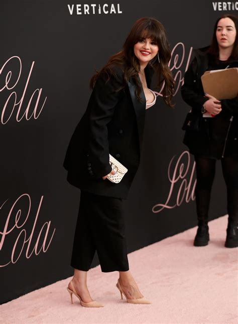 Selena Gomez Lola Premiere Cleavage Extravaganza Hot Celebs Home