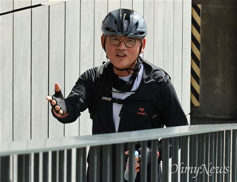 유인촌 문화체육관광부 장관 후보자가 14일 오전 서울 오마이포토