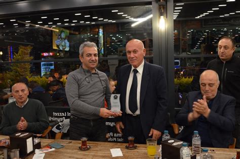 emekliye ayrılan tek yard eyüp kalafat için düzenlenen veda yemeği