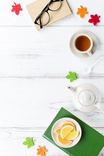 책 안경 플랫 과자 주전자 차 한잔 하다 아늑한 배경 읽기 개념입니다 공간 복사 0명에 대한 스톡 사진 및 기타 이미지 Istock