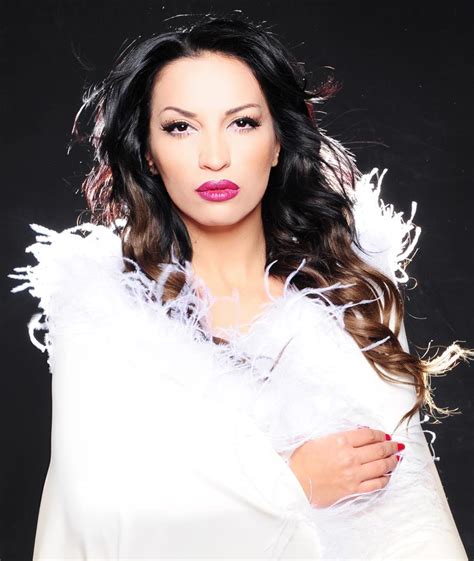 Rovena Stefa U Bë Kohë Që Nuk Kam Thënë Të Dua” Thashetheme Per Vip