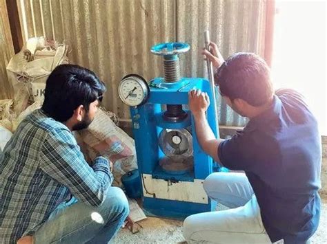 Digital Compression Testing Machine Ctm For Concrete Test And Calibration Capacity 1000