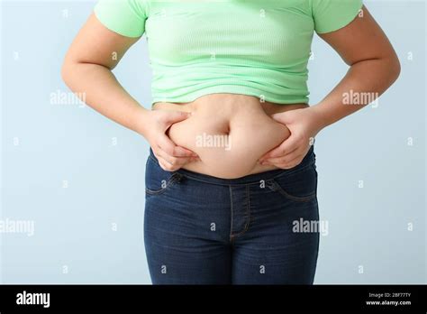 Mädchen Kind Fett Bauch übergewicht Fotos Und Bildmaterial In Hoher