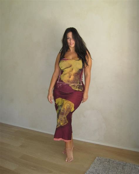 Ashley Grahams Optical Illusion Naked Dress Is So Realistic