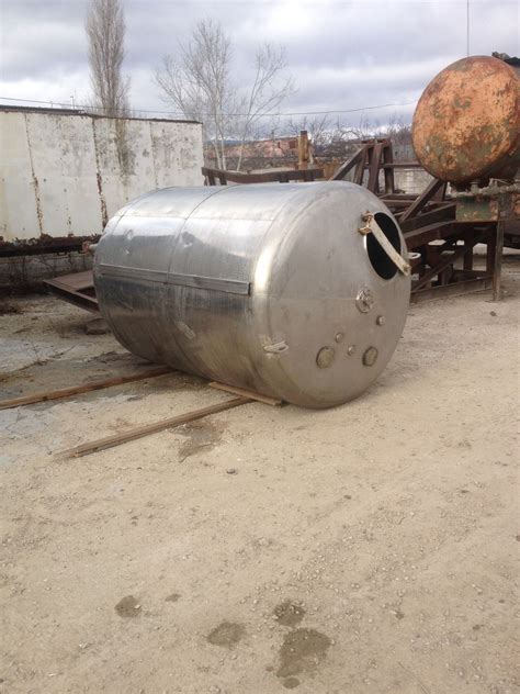 Цистерна нержавеющая вертикальная с рубашкой 5.0 куб/м