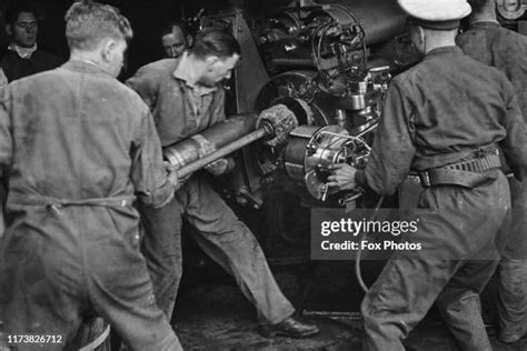 Breech Loading Gun Photos And Premium High Res Pictures Getty Images