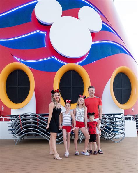 Tonage And Disney Dream Disney Magic