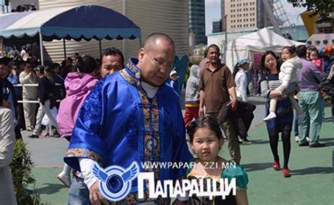 Дээгийг зөөллөсөн амин хайртай Зөөлөнсий охин