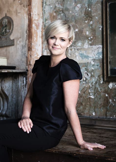 Favorite Author Cecelia Ahern Fahasacom