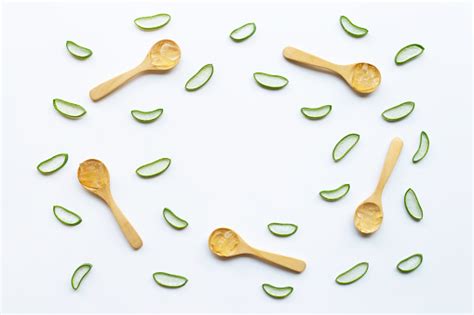 나무 숟가락 흰색 절연에 알로에 베라 젤과 알로에 베라 조각 0명에 대한 스톡 사진 및 기타 이미지 0명 가시 건강관리와 의술 Istock