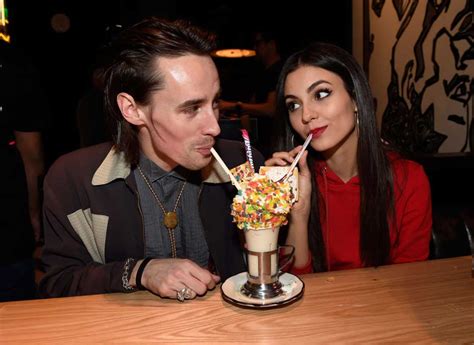 Who Is Victoria Justices Husband Her Love Life And Dating History