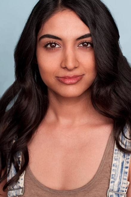 Fizaa Dosani Comedian Tickets New York Comedy Club New York Ny