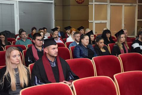 УНСС Дипломираха се магистрите от катедра „Икономика на транспорта и енергетиката“