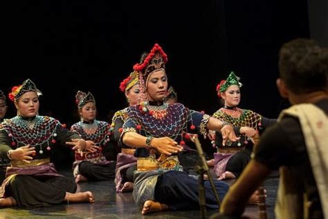 How Mak Yong Kelantans Traditional Art Empowers Women
