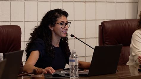 Olivia Calderon Was Sworn In As Arvins New Mayor