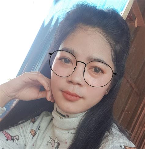 រស្មី លក់គ្រឿងក្រអូប