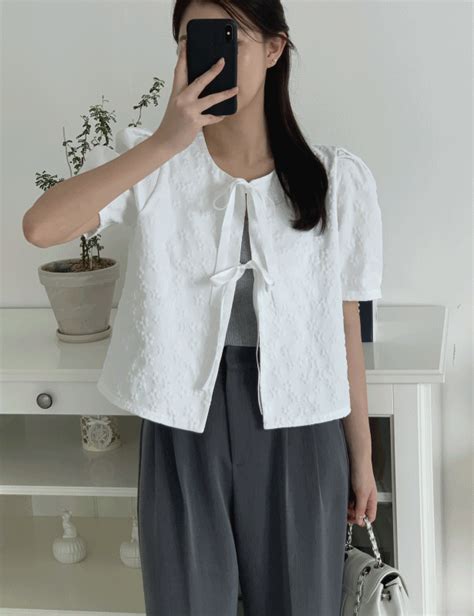 미닐리 여름신상🌞 하객룩💍 유니 플라워 엠보 트위드 리본 반팔 블라우스2col 여름블라우스 여름가디건