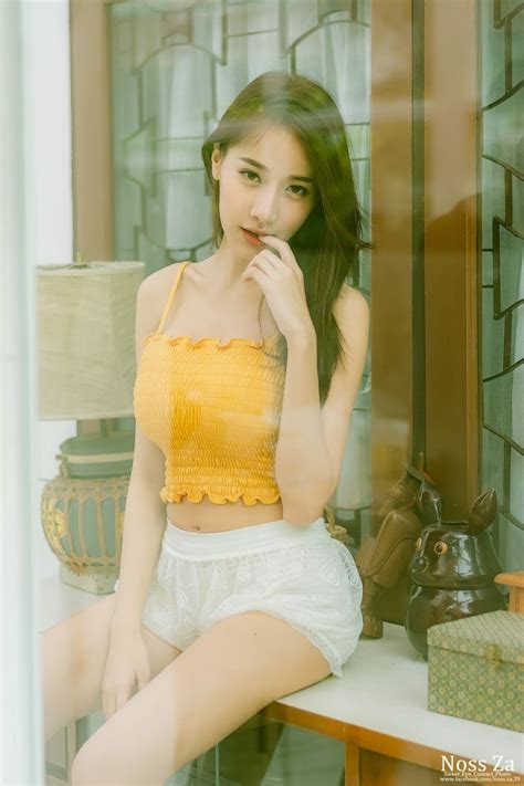 Pichana Yoosuk Womens Shorts Fashion White Shorts