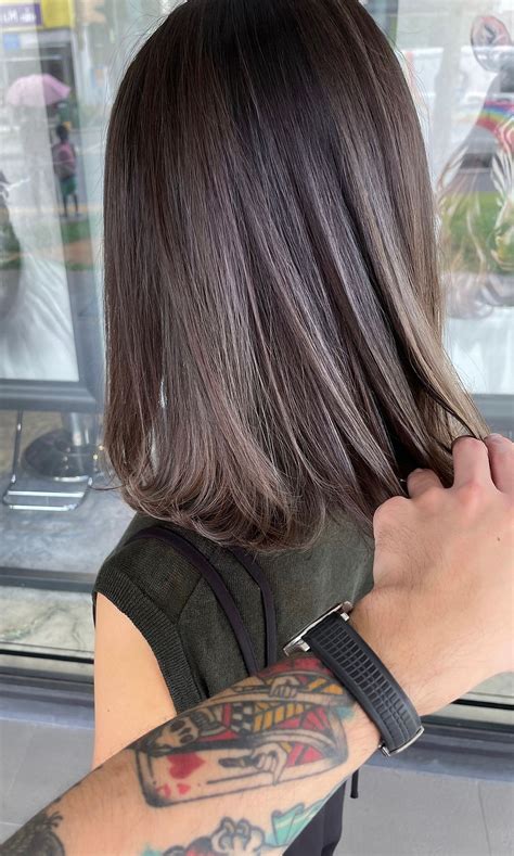 Why Highlighting Hair Color Is The Perfect Way To Refresh Your Look