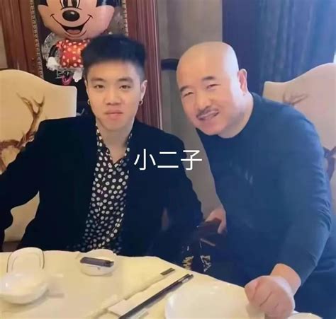 Comparing Liu Nengs Two Beautiful Wives Wen Meiling Fell In Love With Him At The Age Of 17