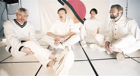 Avec Django Django Embarquez Pour Une Virée électronique “off Planet