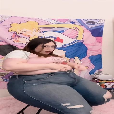 Fat Cutie Burping Eporner