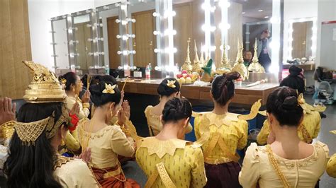 សិល្បករ សិល្បការនី នាយកដ្ឋាន សិល្បៈ ទស្សនីយភាព នៃ ក្រសួង វប្បធម៌ និង វិចិត្រសិល្បៈ បានចូល រួម