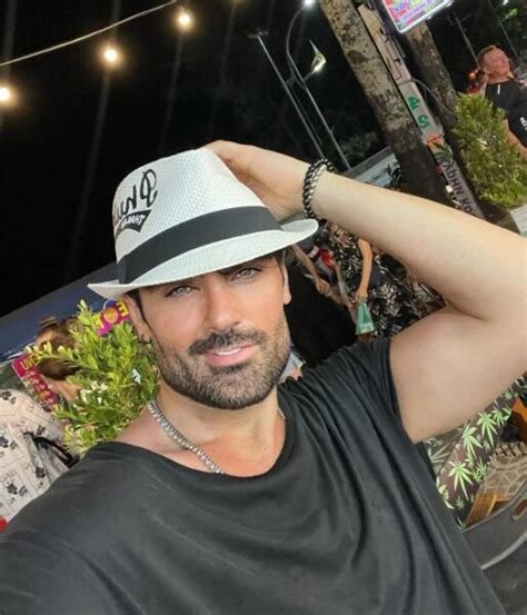 بیوگرافی سهراب پاکزاد و همسرش عکس های سهراب پاکزاد