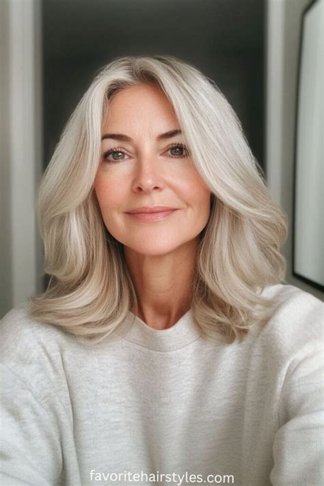 Elegant Blonde Hair Ideas For Women Over 60 With Highlights Favorite