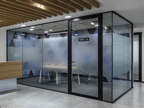 کاربردی‌ترین نکات درباره ابعاد استاندارد میز مدیریت مبلمان اداری الوند