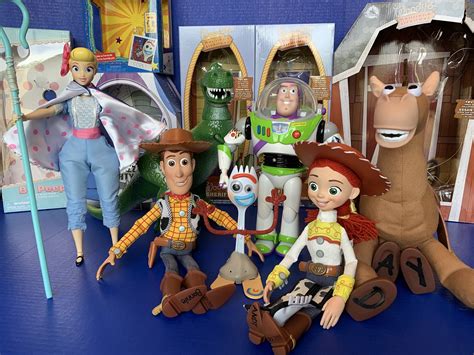 Woody And Buzz Toy Story Figures