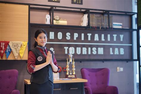 Bar08546 Universitas Ciputra