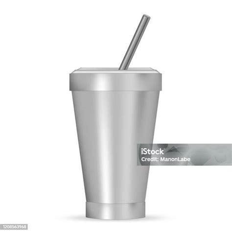 흰색 배경에 분리 된 금속 음료 용기 차 커피 또는 차가운 액체를위한 강철 빨대가있는 보온병 크롬 머그잔 브랜딩을 위한 공간을