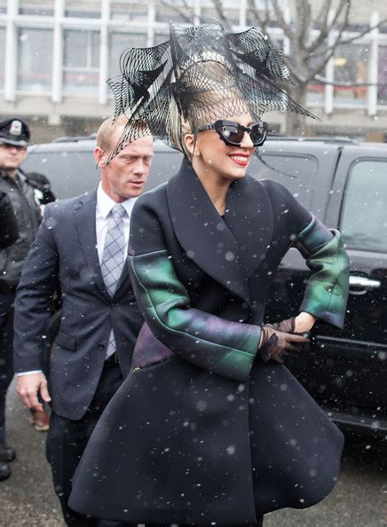 Gaga This Way Lady Gaga Llegando A La Universidad De Harvard Para La