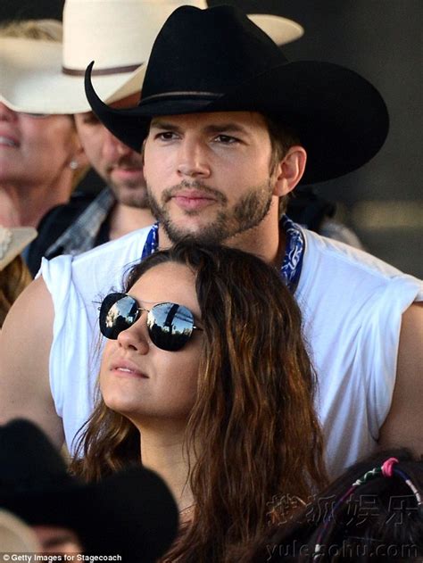 阿什顿 库彻现身音乐节 女友米拉肚脐装露孕肚6541004 娱乐频道图片库 大视野 搜狐