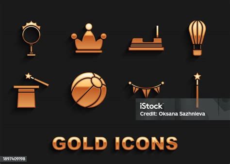 세트 비치 볼 열기구 마술 지팡이 깃발 모자 범퍼카 서커스 불 후프와 광대 종소리 아이콘과 카니발 화환 벡터 갈란드 장식품에 대한 스톡 벡터 아트 및 기타 이미지 Istock