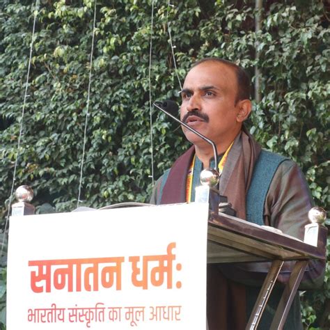 शंखनाद धर्म और राजनीति पवन बंसल ने रेल विभाग को अपनी जागीर बना दिया पूरा ही खानदान लूट में