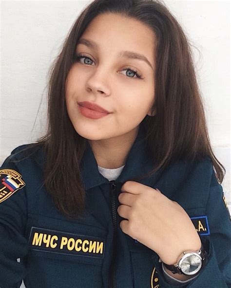 Rusk Holky V Uniform Ch N Vrat Do Reality