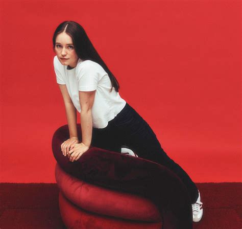 Sigrid Canta Expectativas E Equívocos Numa Relação Amorosa No Ep The Hype