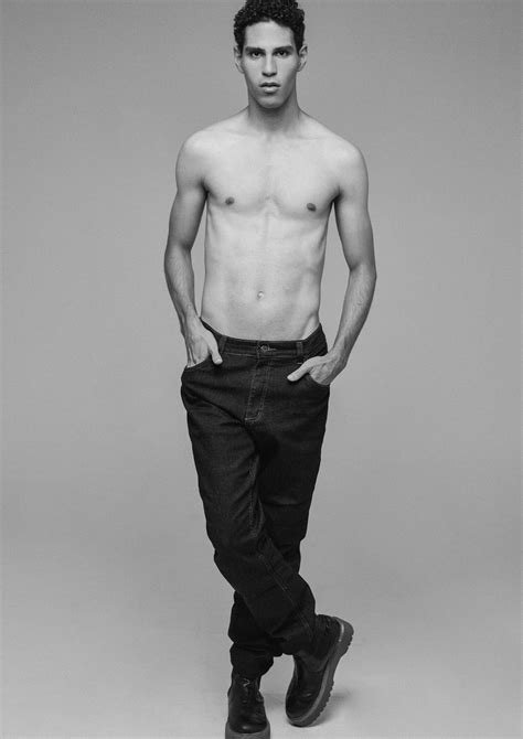 Lucas Caixeta Ella Models