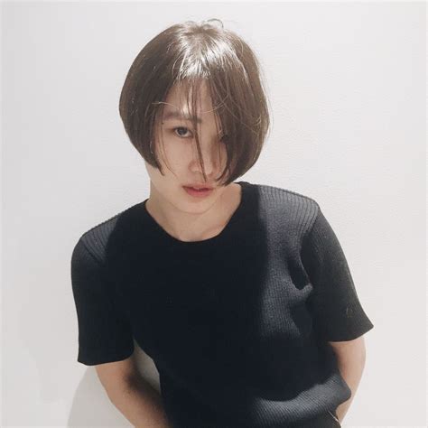 ショートボブはストレートで楽しむ♡ヘアスタイルで大人女子は変わる。 Hair【2024】 超短髪 ショートヘア 女の子 ヘアスタイル