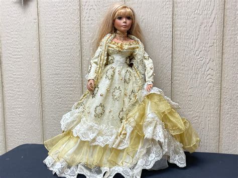 Lot Rustie Porcelain Doll