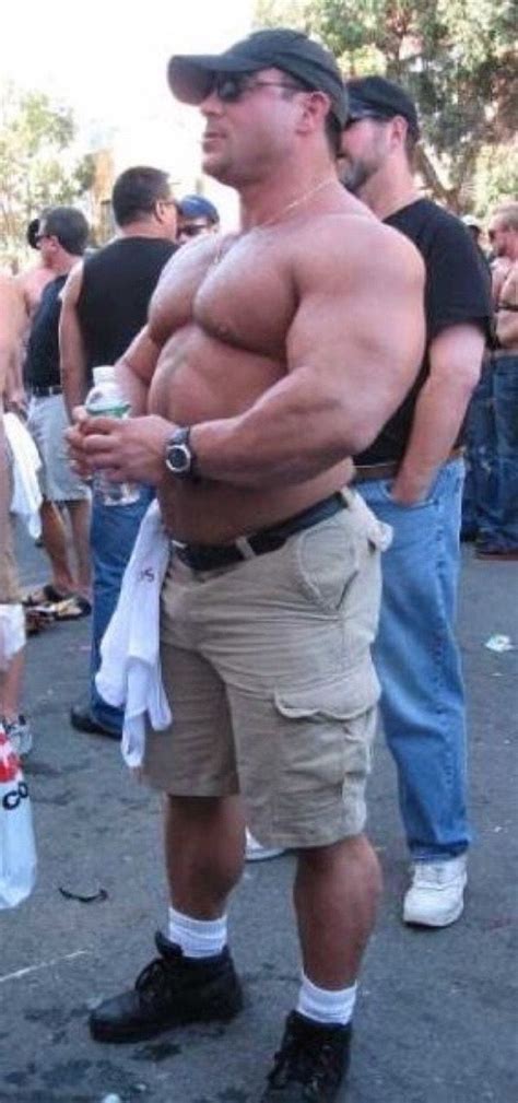 Pin De Anthony En All This Men Deportes Osos Musculos