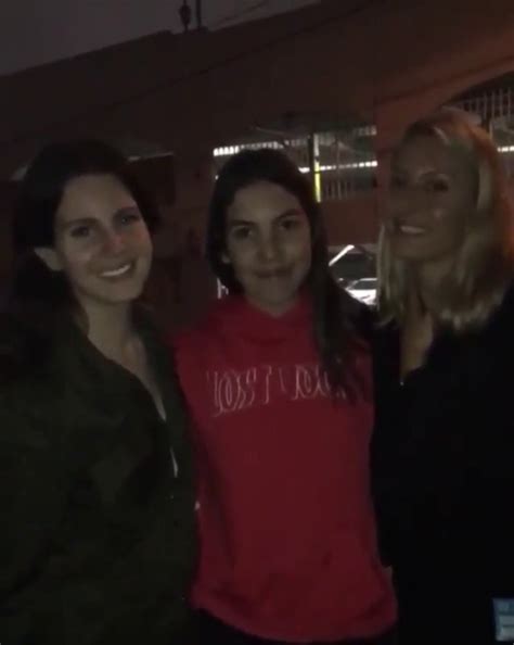 Lana Del Rey With Some Fans In Los Angeles Yesterd Tumbex