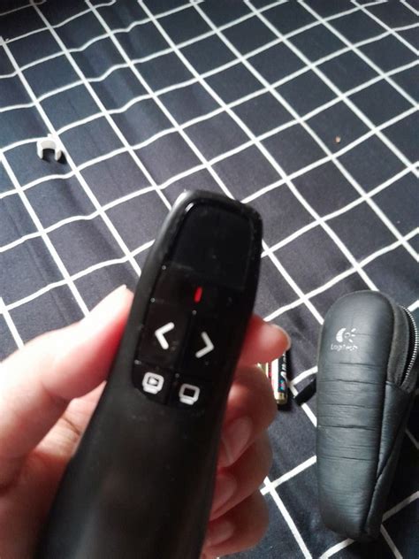 Logitech Pointer Presentasi Tipe R400 Elektronik Bagian Komputer